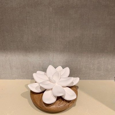 Oil Diffuser, Air Freshener Jade Flower, Made of Natural Wood and ...