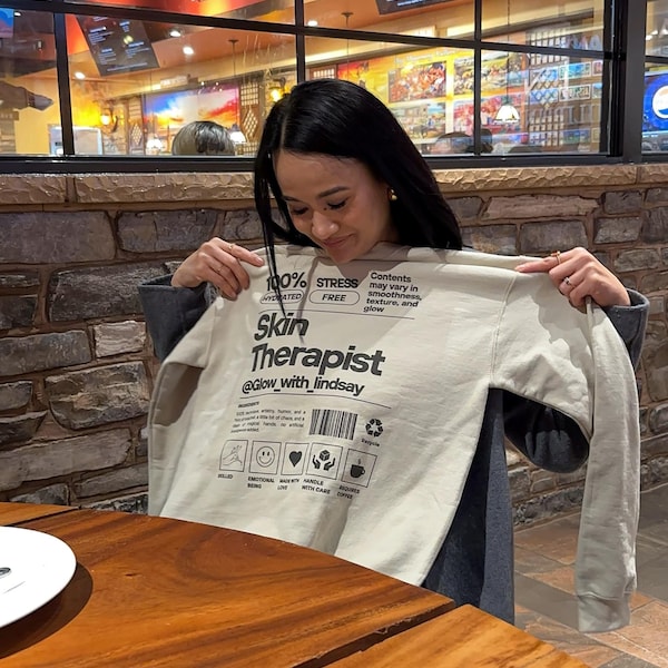 Custom Nail Tech Shirt Nail Artist Gift Manicurist T-shirt Personalized ...