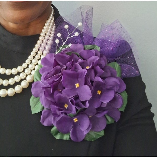 African Violet Corsage// DST African Violet Flower Pin//purple Flower ...