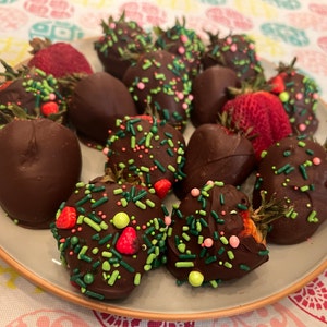 Jungle Leaves Sprinkle Mix Leaf Sprinkles Green Sprinkles - Etsy