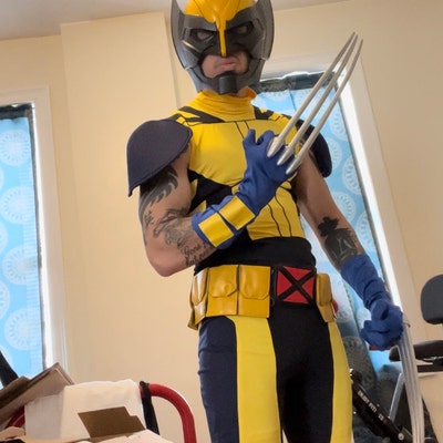 Wolverine Battle Armored Cowl Ver. 1 for Cosplay Yellow/blue - Etsy