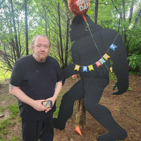 Giant 7 Ft All-weather Bigfoot Yard Display Durable PVC Outdoor Garden ...