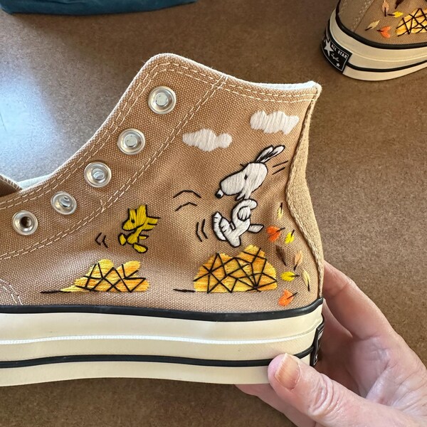 Peanuts Embroidery Design, Peanuts Halloween, Fall Converse, Dog Shoes ...