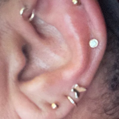 18g Pyramid With Tiny CZ Piercingsingle, 925 Sterling Silver Cartilage ...