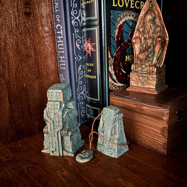 Cthulhu Myth Altar.h.p.lovecraft .bone Painted Ver. - Etsy