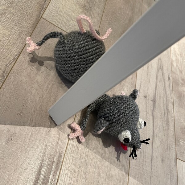 Amigurumi CHRISTMAS THIEF Crochet Pattern, Christmas Crochet Pattern ...