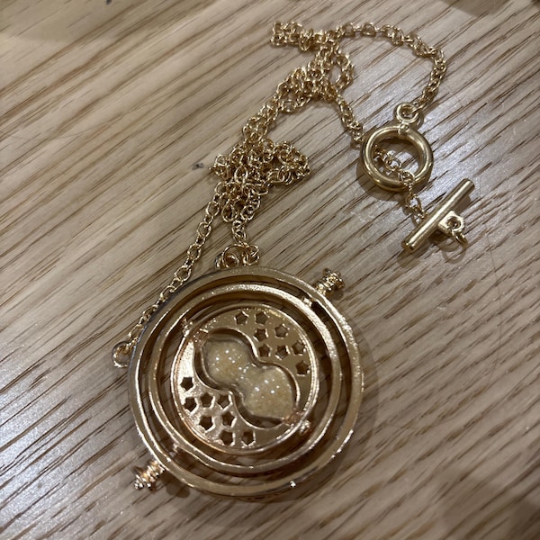 Gold Sand Timer Hour Glass Hourglass Necklace Time Turner Turn Style Orb Pendant Chain Fan T