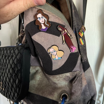 Carrie White Horror Enamel Pin Carrie Stephen King Horror Movie Lapel ...