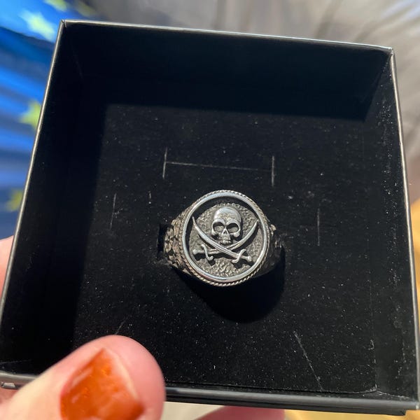 Silver Pirate Rings, Skulls and Crosses, Vintage Pirate Signet Rings ...