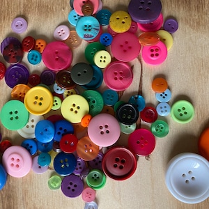 100 Button Rainbow Mix, All Colors, Assorted Sizes, Sewing, Crafting ...