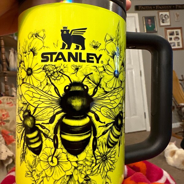 New Stanley 40oz Quencher H2.0 Flint With Hand Painted Pink Daisies - Etsy