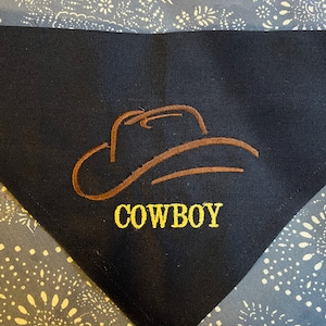 Stack of Books Machine Embroidery Design - Etsy