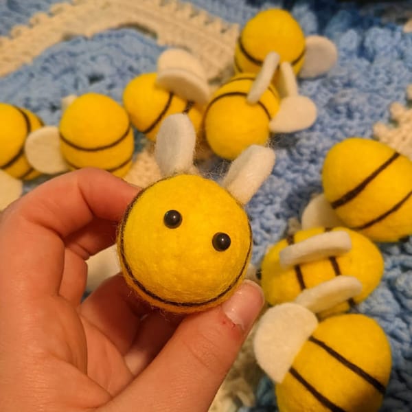 Felt Bee 10 Pcs, Bee Decor, Needle Felt Bees, Felted Bees, Honey Bee Decor, Felt Accessories ...