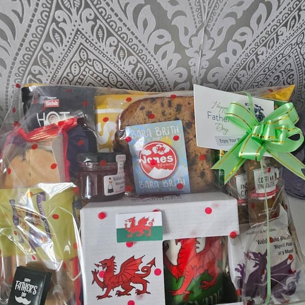 Irish Gift Hamper | Ireland Snack Gift | Gift Box From Ireland | Irish ...