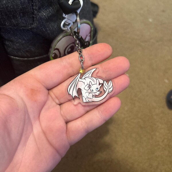 Toothless/ Light Fury - How to Train Your Dragon Phone Charm - Etsy