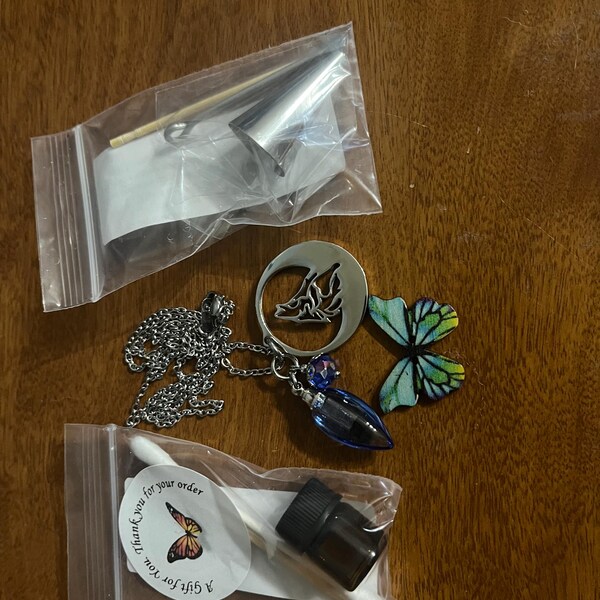 Aurora Borealis Locket Pendant | Pretty Keepsake Jewelry Gifts for Any ...