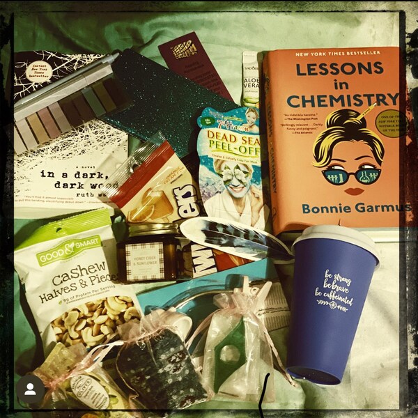 Deluxe Surprise Book Box - Choose Genre! - Etsy