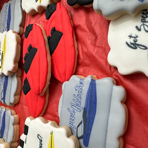 Power Boat Cookie Cutter | Bakerlogy Powerboat Speedboat Motor Racing ...