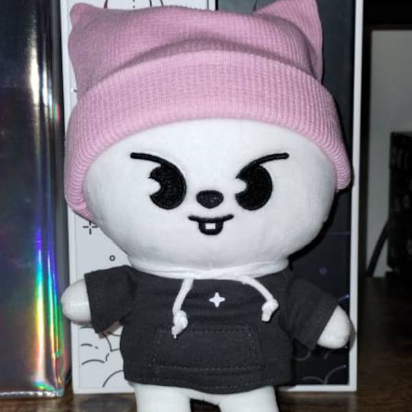 Lee Know Cat Beanie, Kpop Cat Beanie, Skzoo Clothes, Skzoo Outfits ...