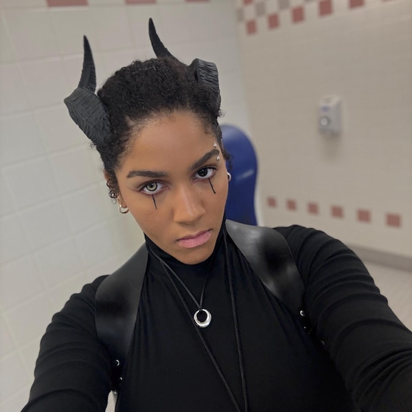 Kolsun | Large Swooped Back Horns - Etsy