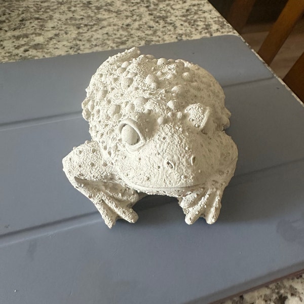 Warty Frog, Toad, Little Frog Prince, Frog Statue, Concrete, Stone Frog ...