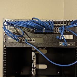 Computers & Peripherals 1U Rack Mount NETGEAR GS108 Switch & Cloud Key ...