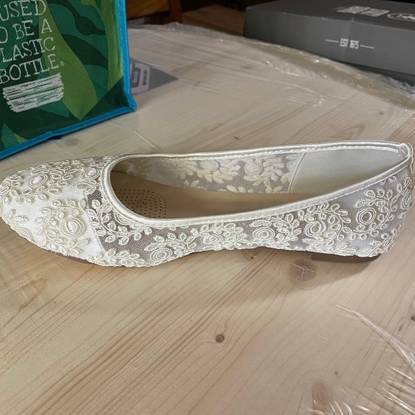 Ivory Lace Round Toe Flats With BACK PEARLS, Women Lace Shoes, Bridal ...