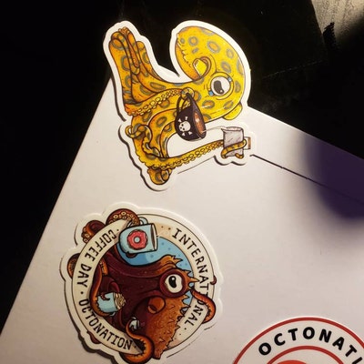 Latte Luna, the Blue-ringed Octopus Sticker, Laptop Sticker, Reusable ...