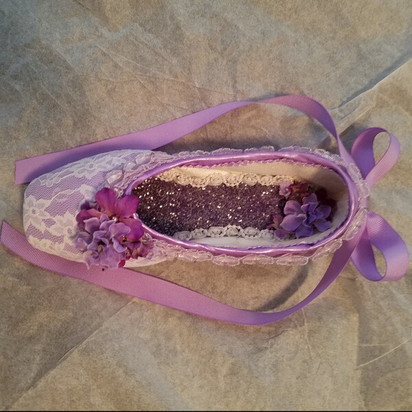 Decorated Pointe Shoe: Nutcracker,kingdom of Sweets, Gingerbread, Polichinelles, Candies ...