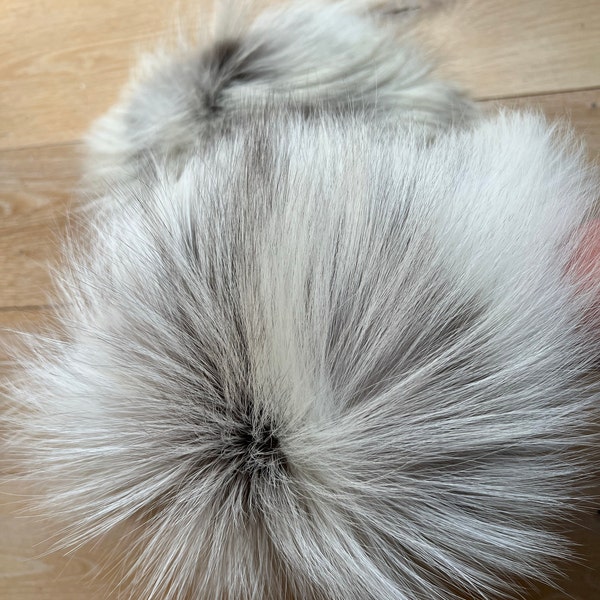 Stripes of Arctic Fox Fur Are Beige With Black Splashes Scrap Fur Fox ...