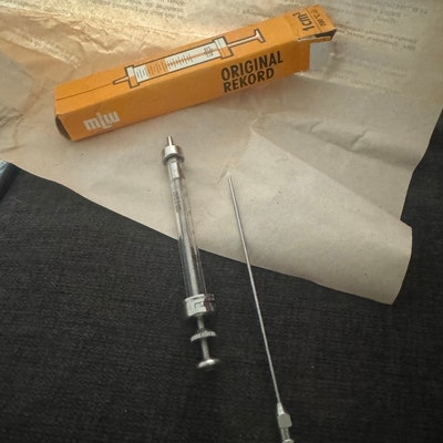 EXCELLENT CONDITION Vintage Medical 5ml Glass Syringe Metal Equipment ...