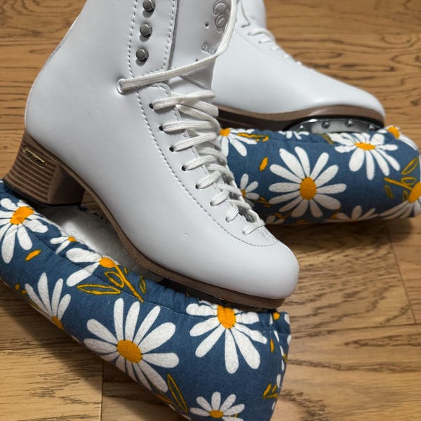 Pale Pink W/ Bows Super Puffy Ice Skate Skating Soakers Blade Covers ...