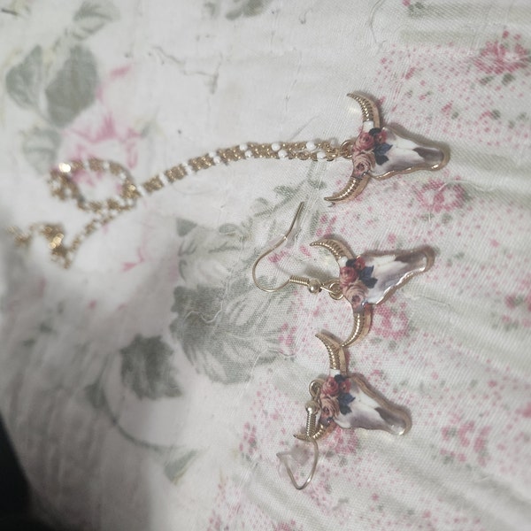 Bull Charm Necklace With Gold and Enamel Chain, Cow Steer Charm - Etsy