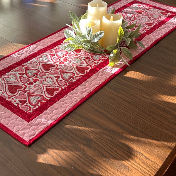 Log Cabin Quilted Table Runner, Farmhouse Table Runner, Scrappy Table ...