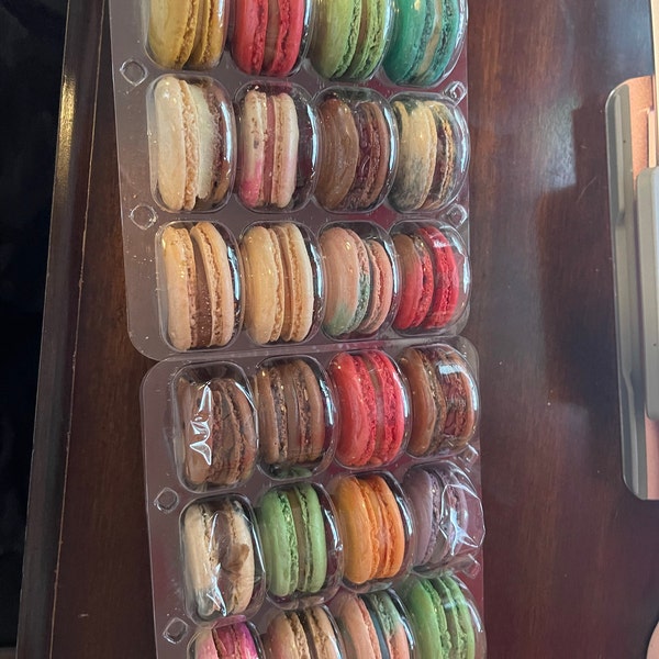 12 Macaron Box - Assorted Flavors - Gifts - French Macaroons - ICE PACK ...