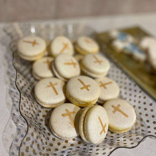 Dusty Blue Pearl Macarons - Macaroons Cookies Treats Delicious Flavor ...