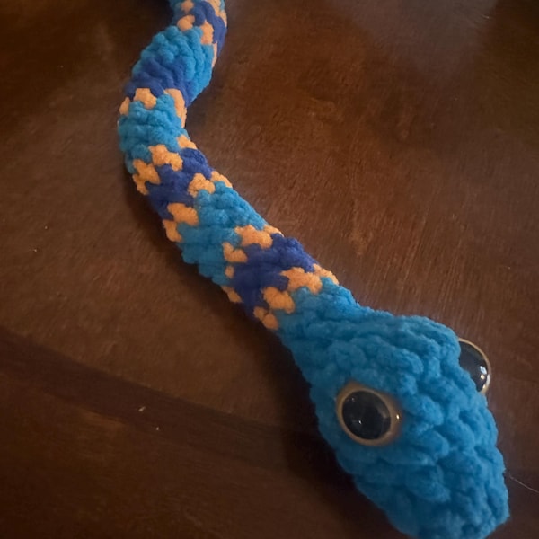 NO SEW Itty Bitty Snake Crochet Pattern; Easy Snake Beginner Crochet ...
