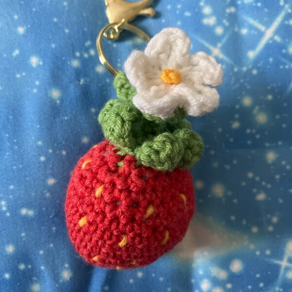 Strawberry Keychain Crochet Pattern PDF. Cute Amigurumi Key Holder ...