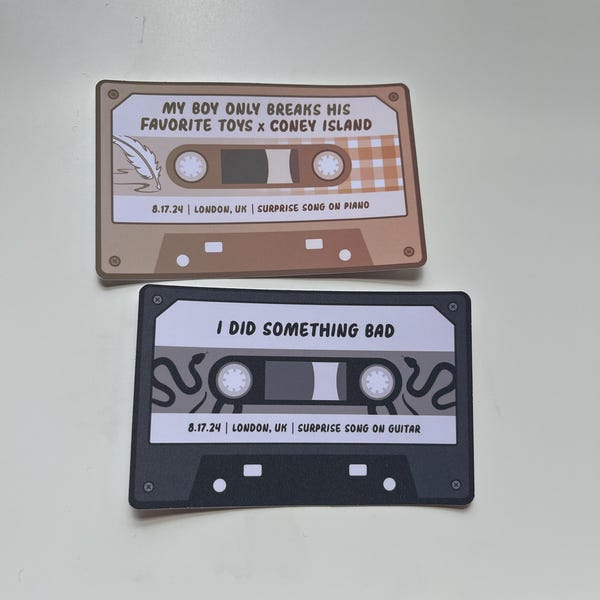 Cute Chibi Taylor Two Toned, Tour Outfit, Pop Star, Concert Performer ...