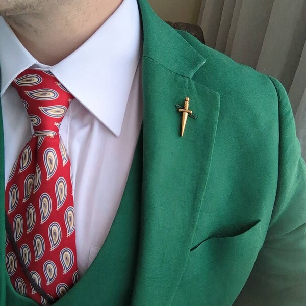 Gold Dagger Lapel Pin- CC545G- Shakespeare, Medieval, and Sword Pins - Etsy