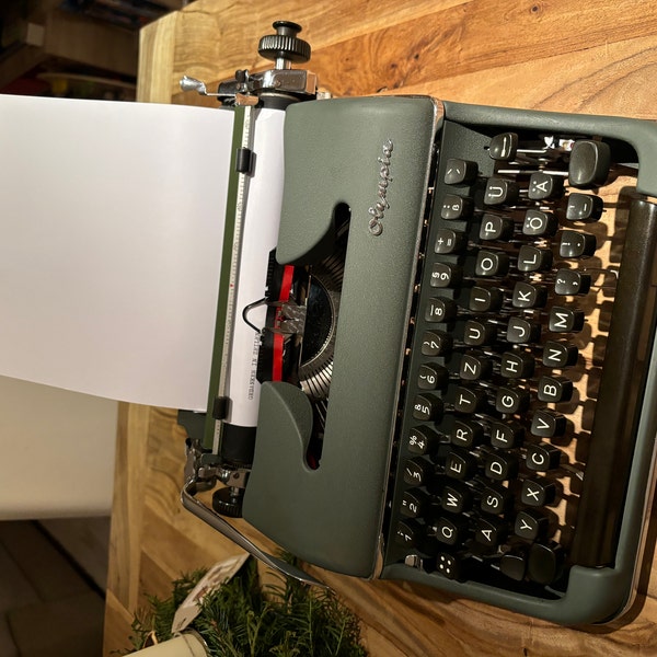 Triumph Norm - Vintage Typewriter From 1957 With Aluminium Case With ...