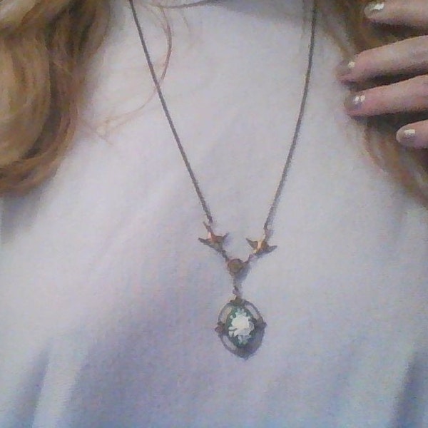 Victorian Floral Bouquet Pattern Cameo Necklace With Leafy Flourish ...