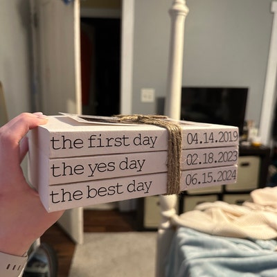 Custom Book Stack Centerpiecewedding & Home Decormade With Real Booksliterary Wedding ...