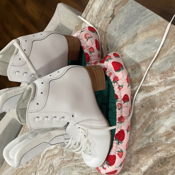 Pale Pink W/ Bows Super Puffy Ice Skate Skating Soakers Blade Covers ...