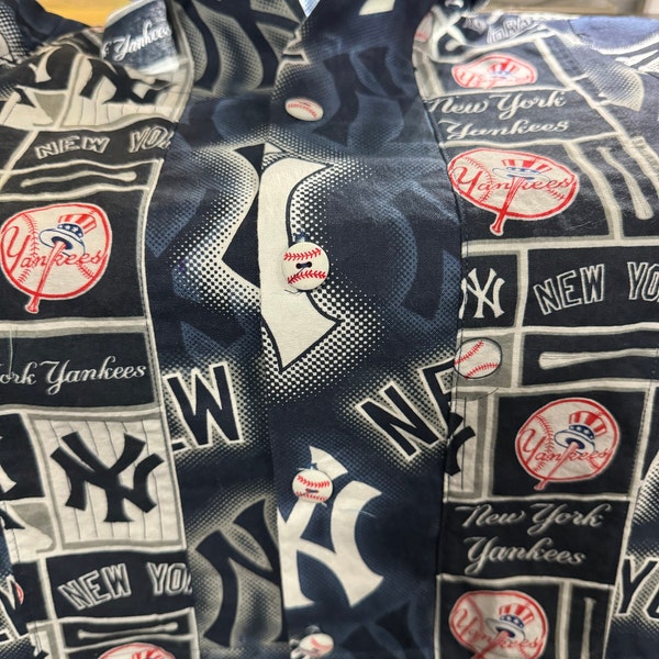 Buttons Galore & More Christmas Collection of Novelty Buttons for DIY ...