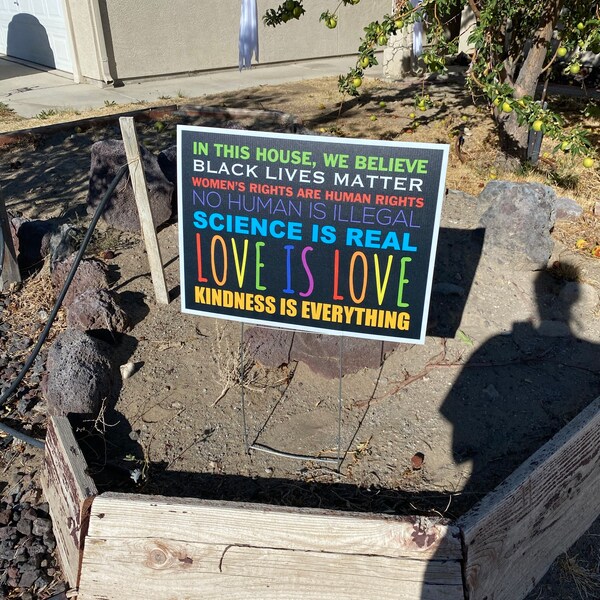 In This House We Believe Black Lives Matter Yard Sign With Stake Civil ...