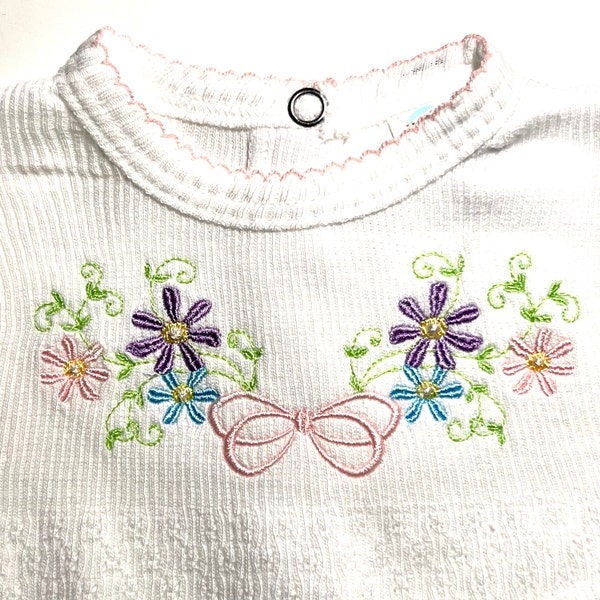 Six Flower Swirl Floral Swash Border With Bow Satin Stitch and Bean ...