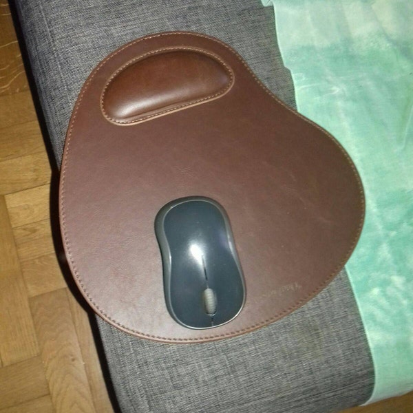 Leather Oval Mouse Pad With Wrist Rest, Personalized, Hand Crafted ...