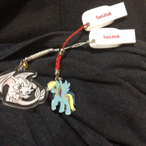 Toothless/ Light Fury How to Train Your Dragon Phone Charm - Etsy