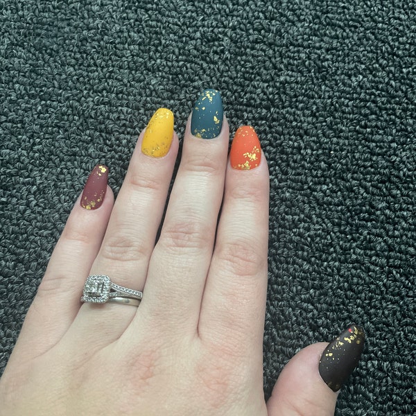 Fall Press on Nails, Autumn Nails, Gold Flakes, Leaf Color Nails, Matte ...